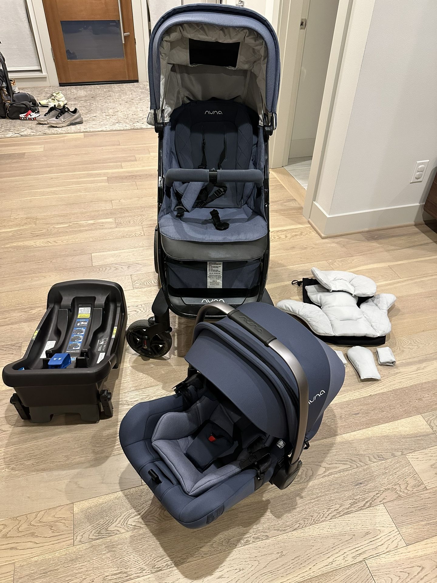 Nuna Tavo Travel System (Stroller+Car Seat+Car Seat Base) for Sale in ...
