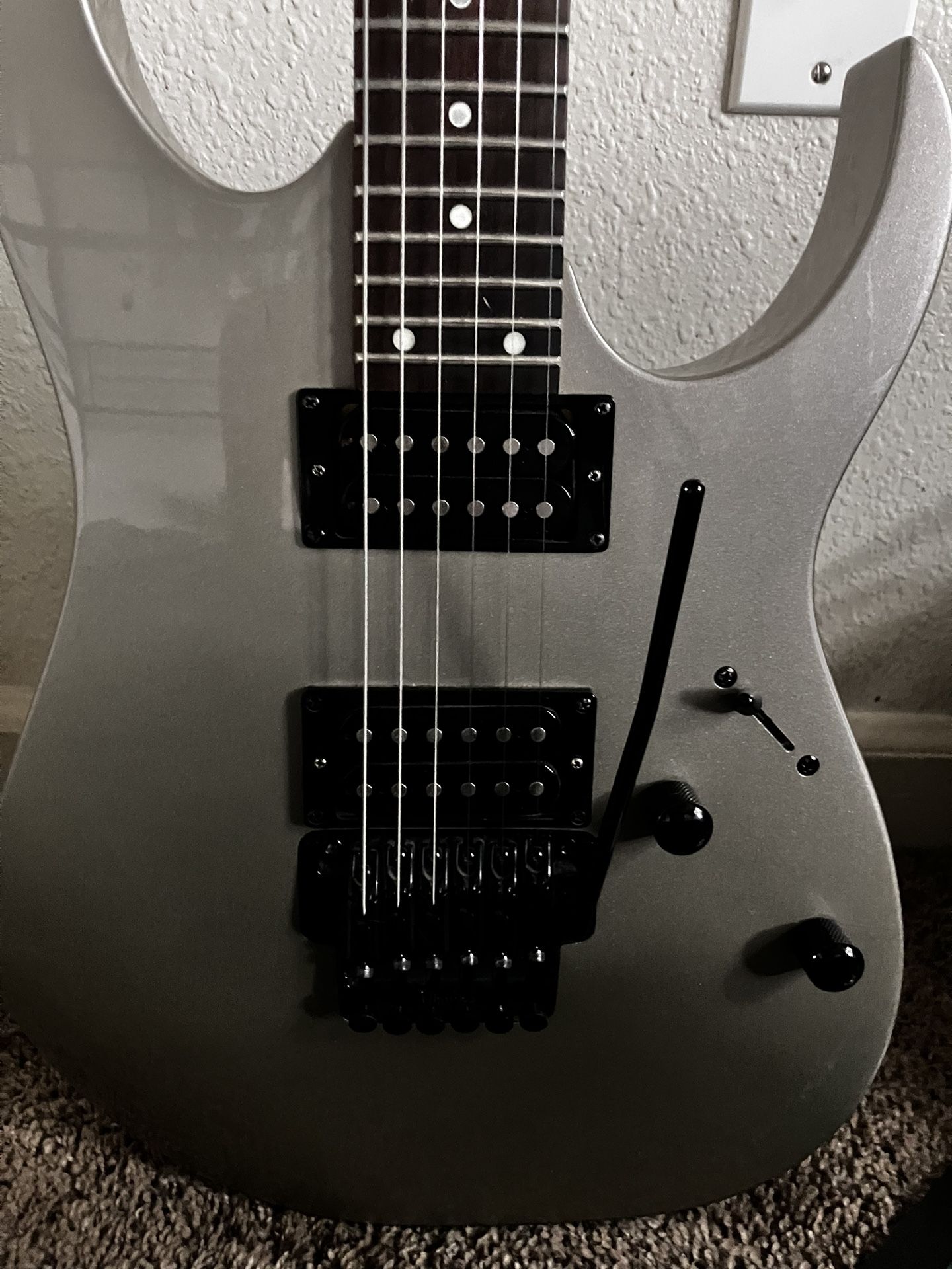 Ibanez RG Floyd Rose Guitar (with allen key set) for Sale in Fresno, CA ...