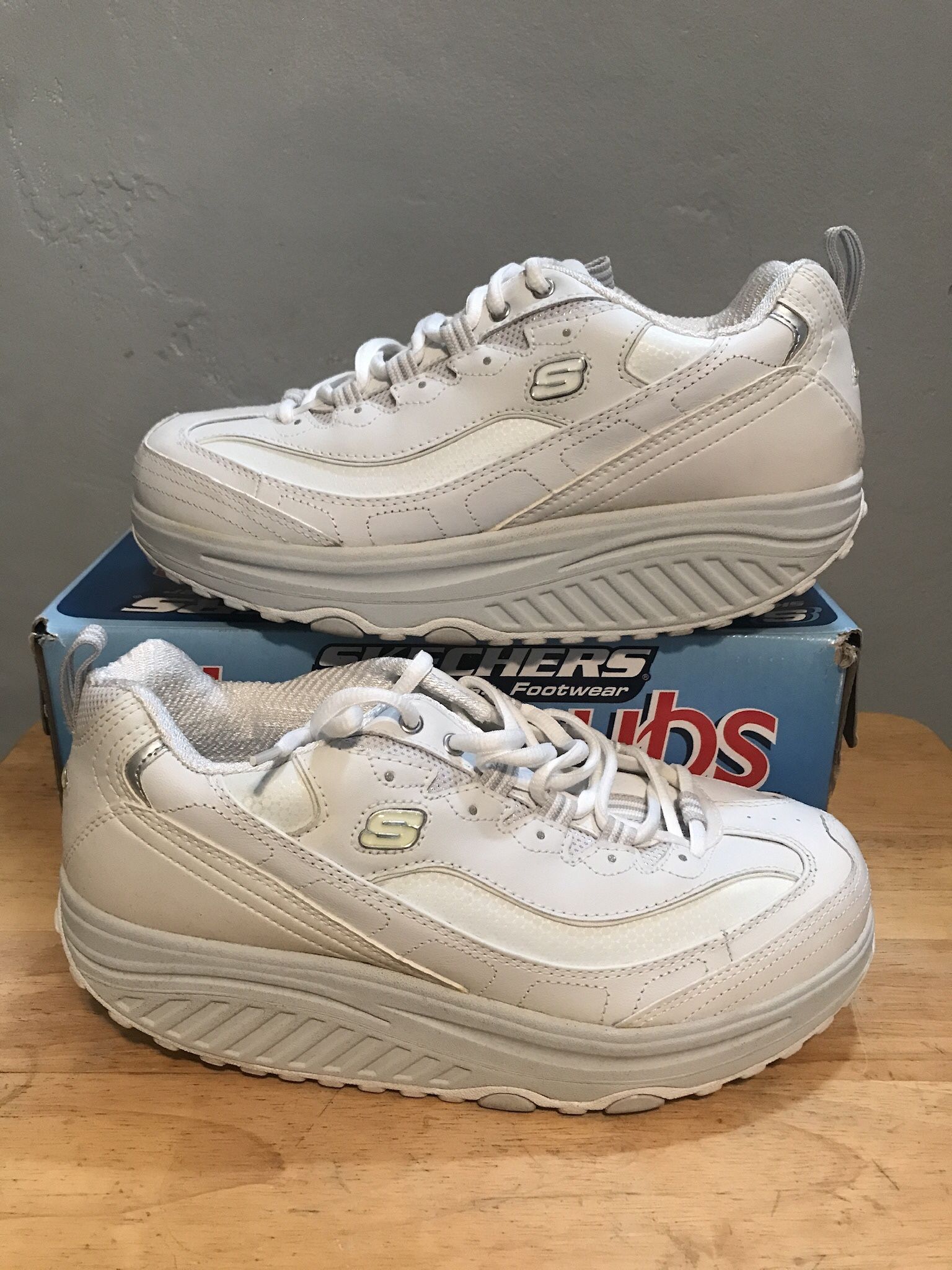 Skechers Shape Ups Womens Size 9 for Sale in Los Angeles, CA - OfferUp