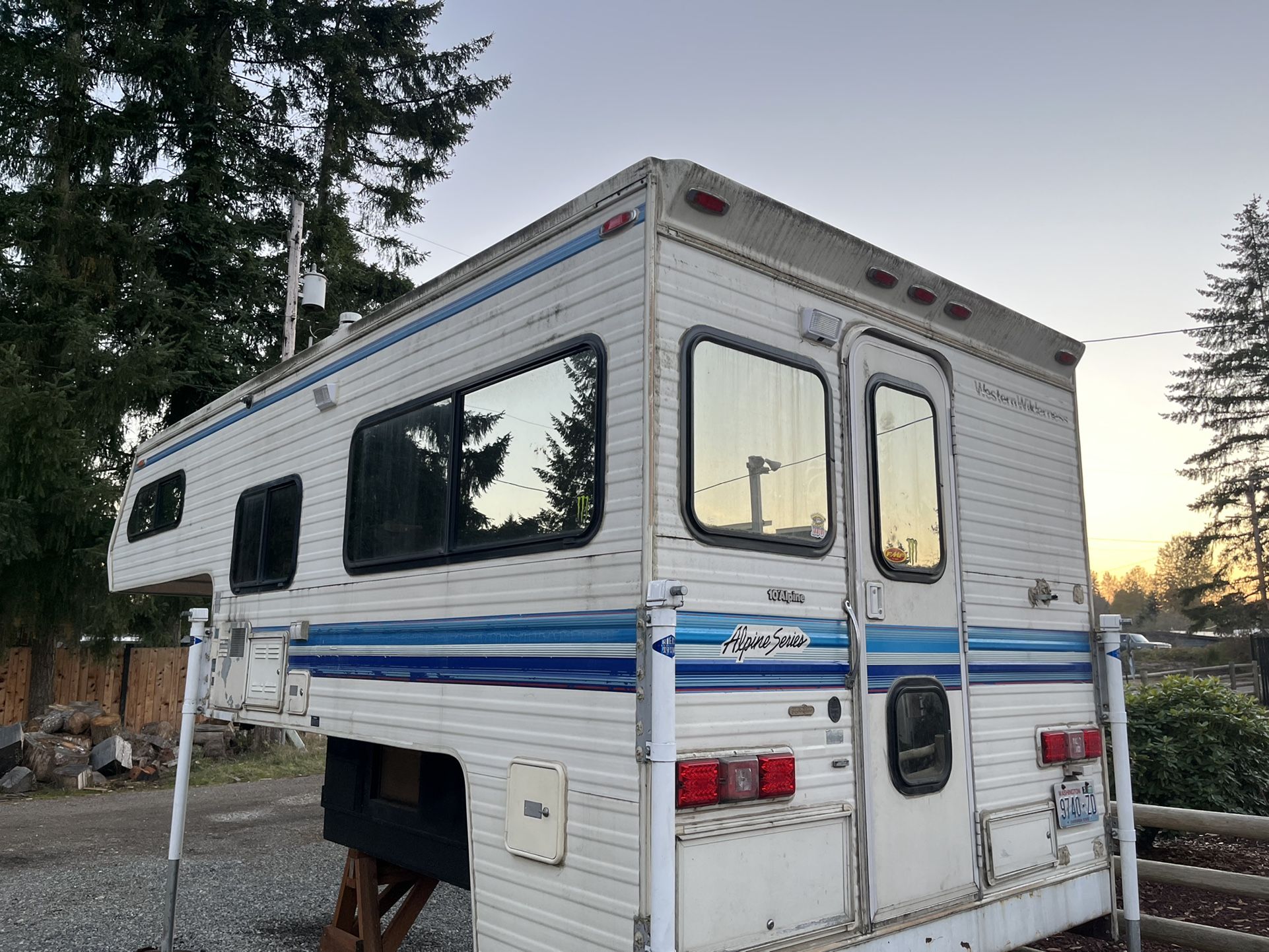 1992 Western Wilderness 10.5ft for Sale in Covington, WA - OfferUp
