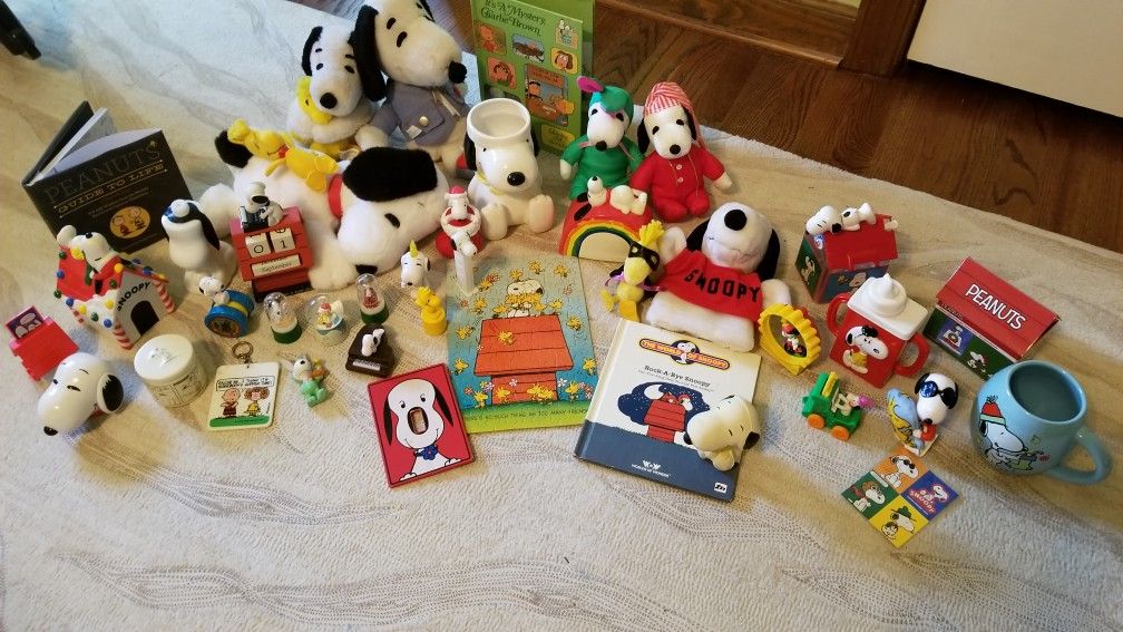 Peanuts Snoopy Lot Of 38 Pieces For Sale In Rocky Mount Nc Offerup