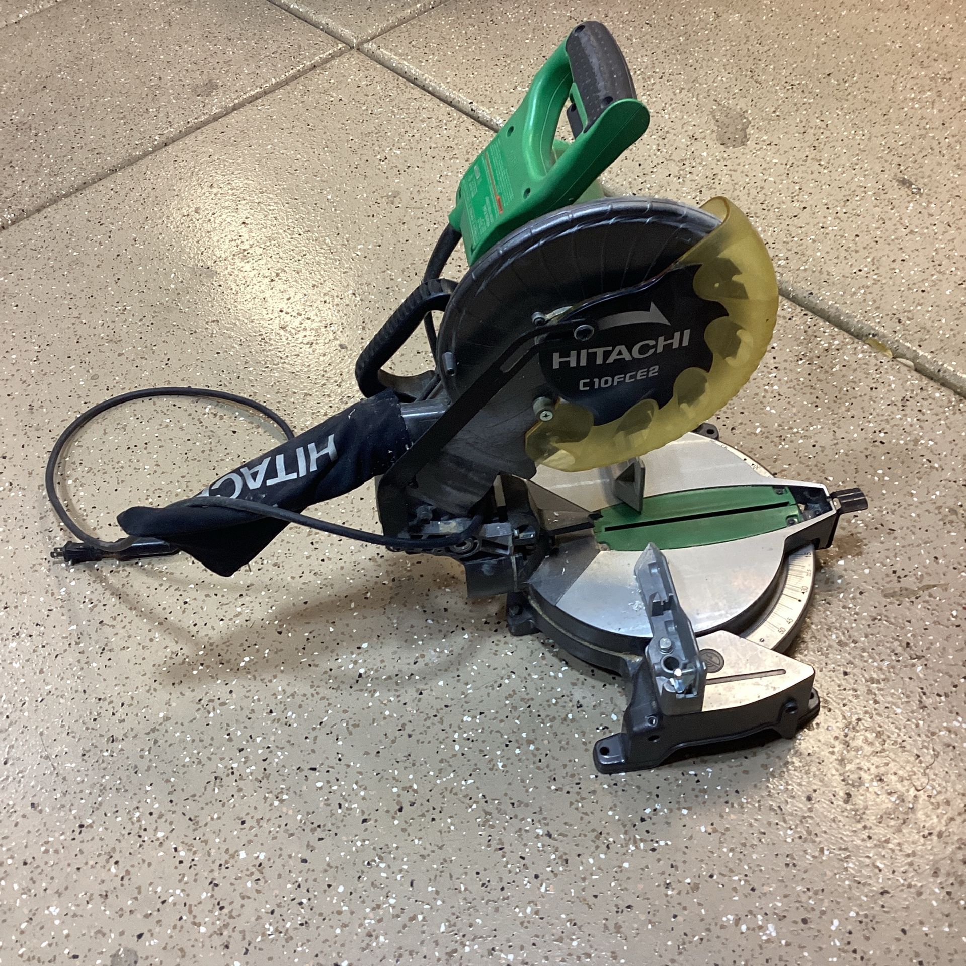 Hitachi C10FCE2, 15A 10 in Corded Compound Miter Power Saw, 5000 RPM for Sale in Las Vegas, NV ...