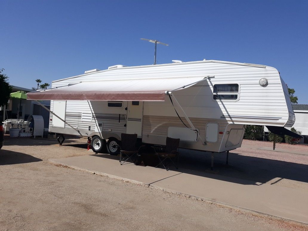 2006 Springdale 32 ft fifth wheel Bunkhouse for Sale in Surprise, AZ ...