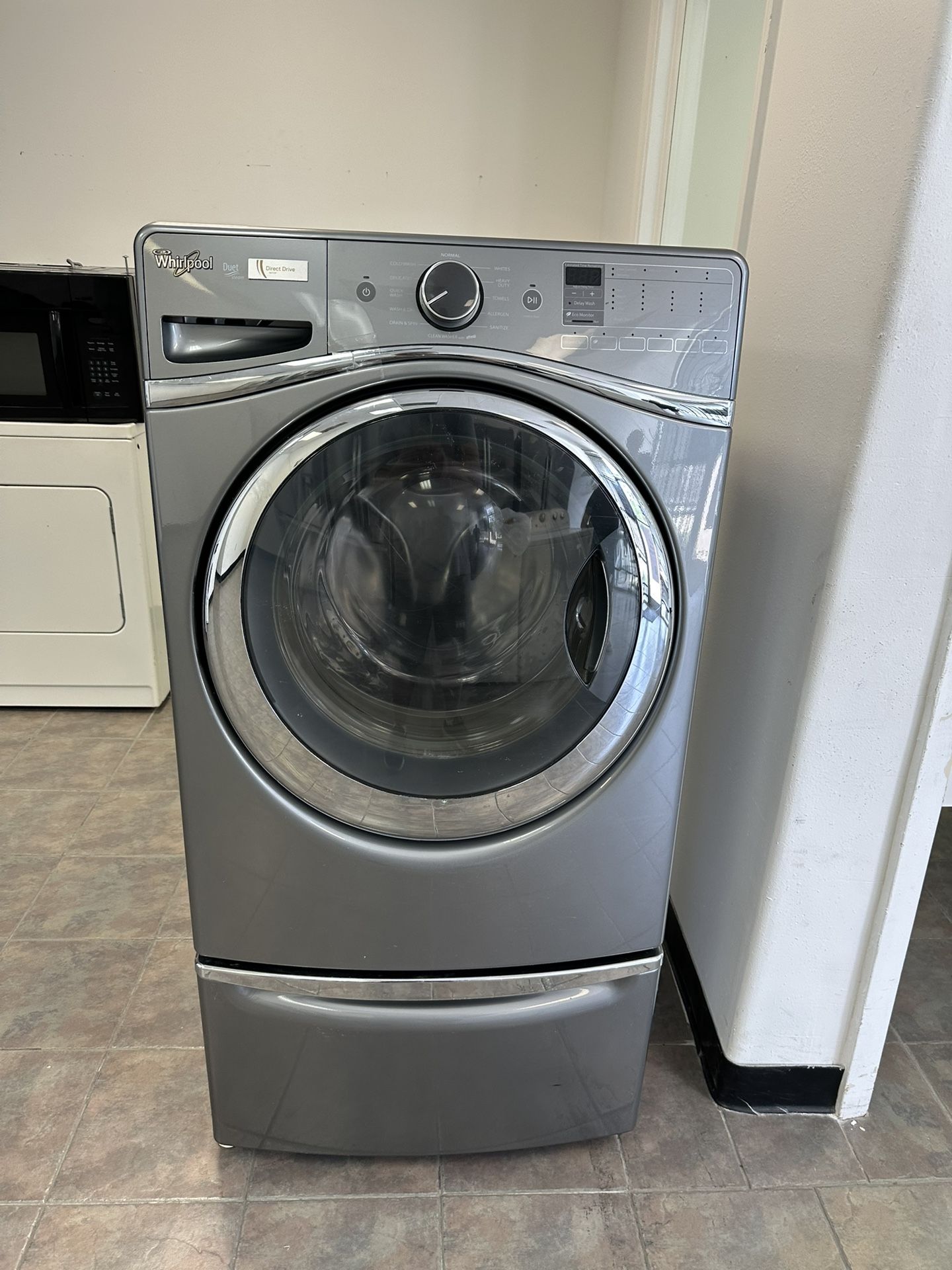 Whirlpool Front Load Washer With Pedestal for Sale in Houston, TX - OfferUp