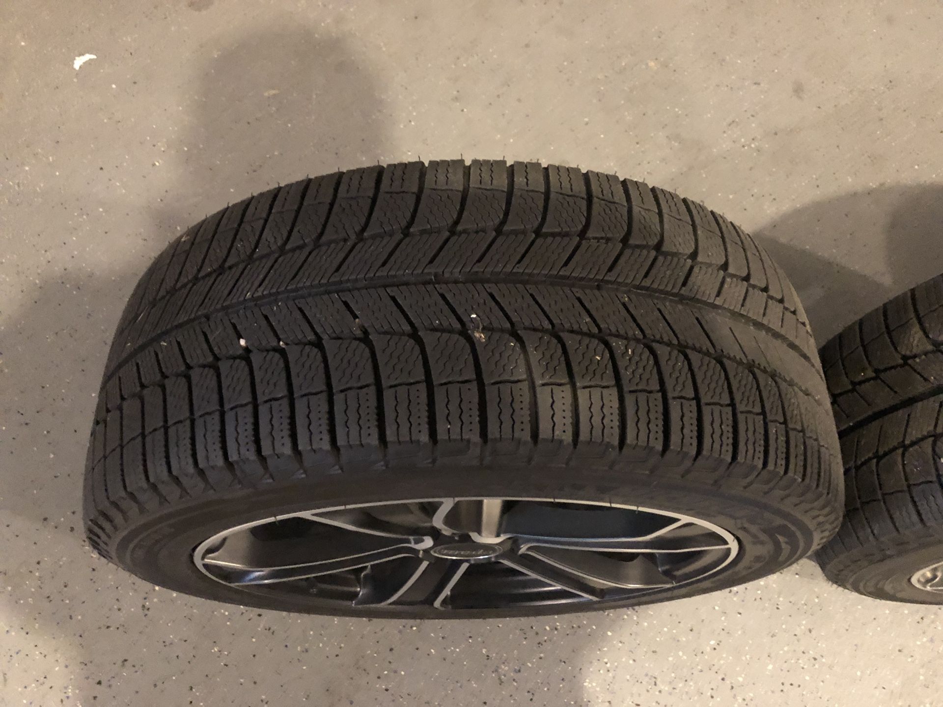 Almost new Set of 4 Moda MD14 Black Polished Rims 18” bolt pattern is 5 ...