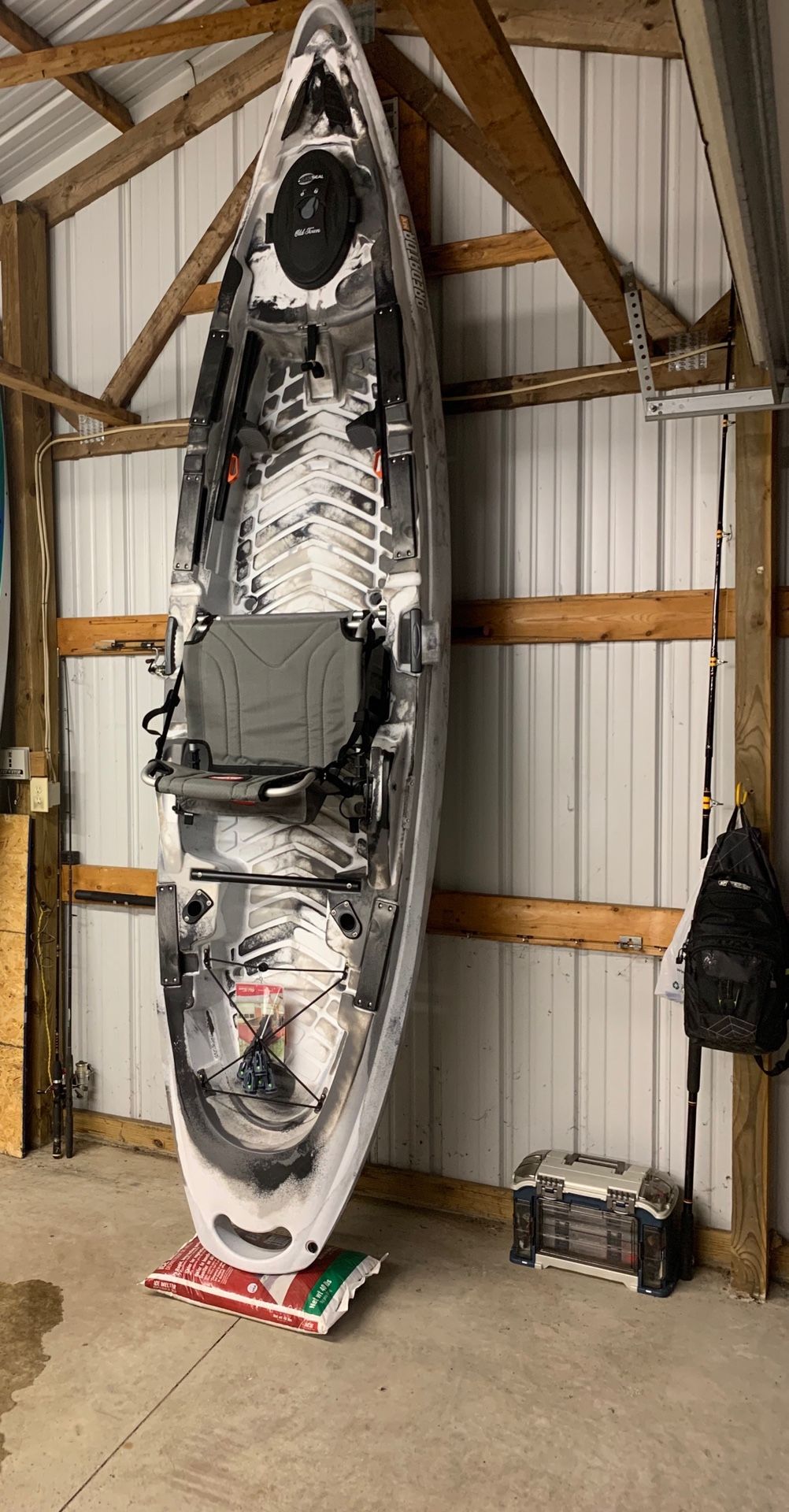 Selling an Old Town Predator MX fishing kayak. This is a sit on top ...