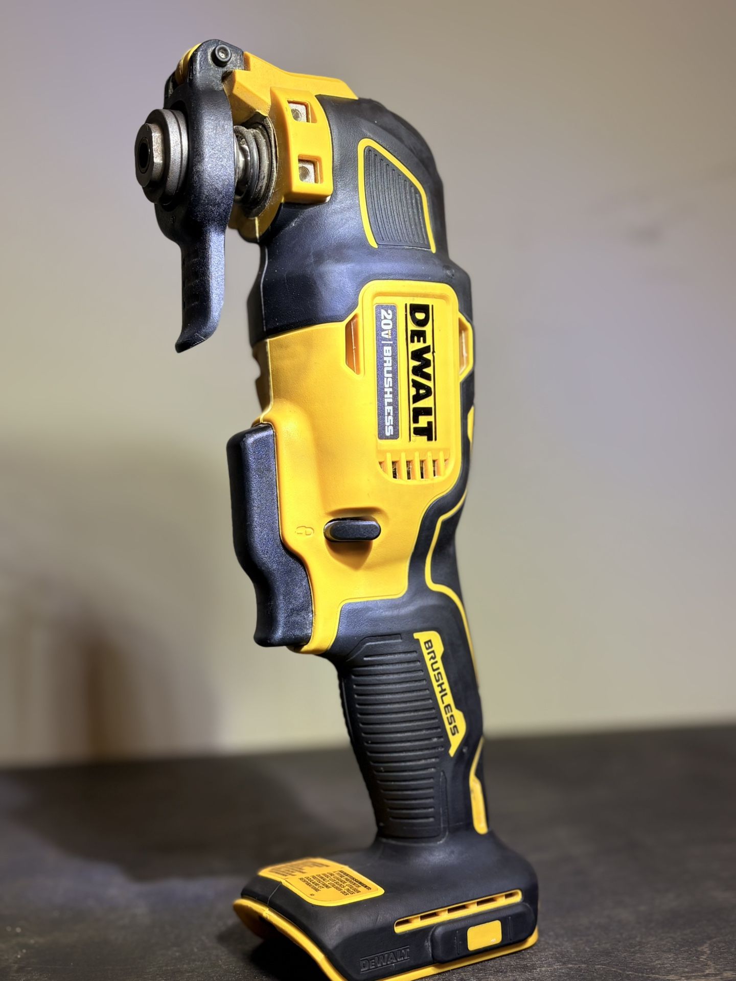 DEWALT DCS354 20V Lithium-Ion Brushless Cordless Oscillating Tool for ...