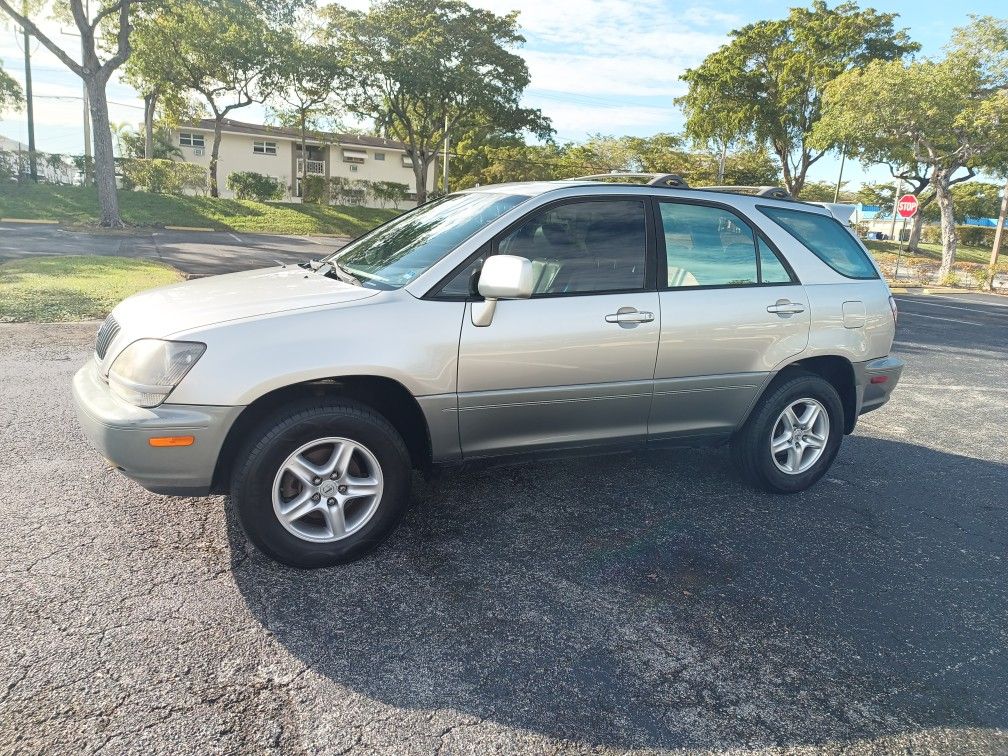 2000 Lexus Rx 300 for Sale in Hollywood, FL - OfferUp