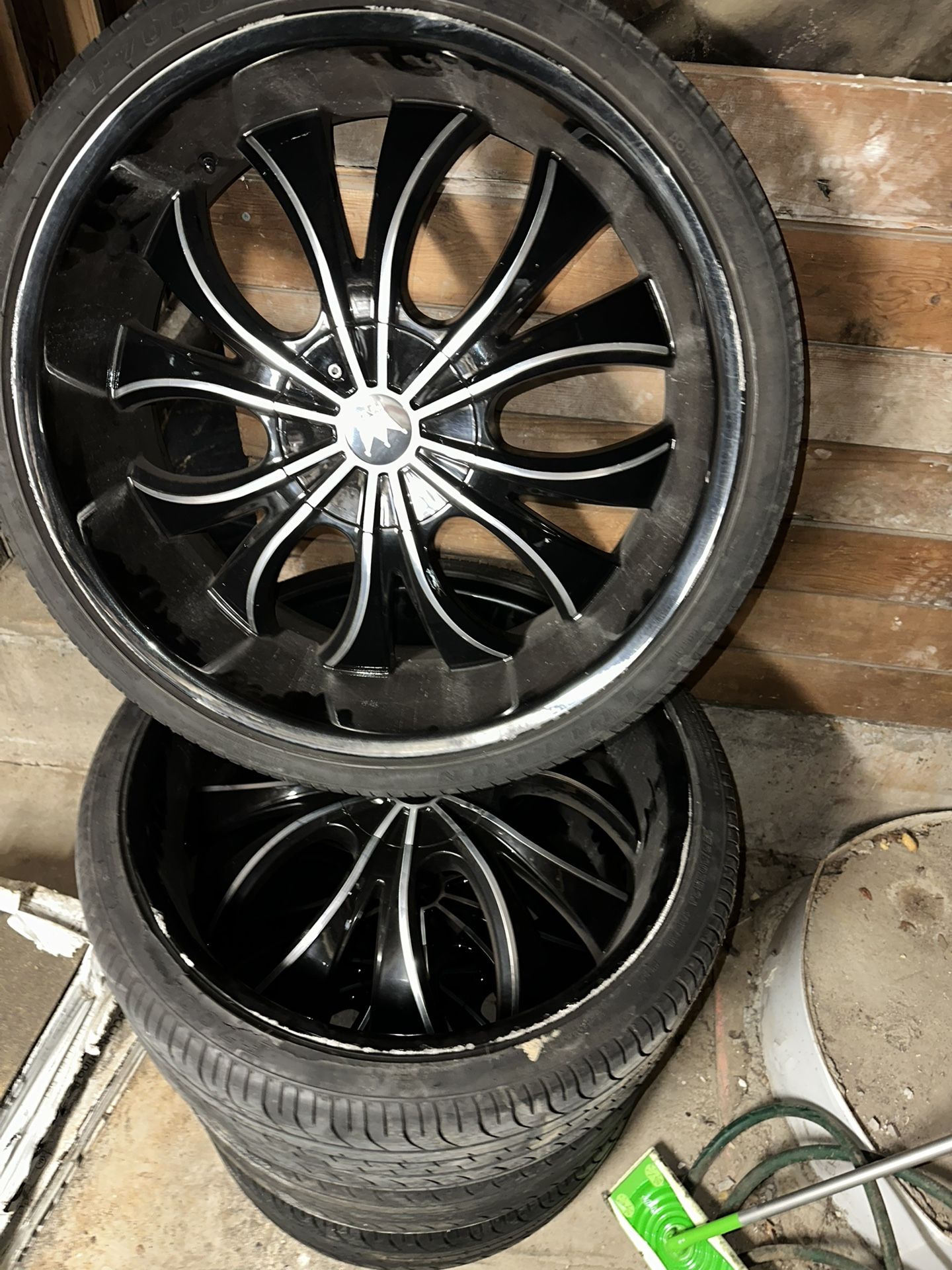 24 Inch Rims For Dodge Durango! for Sale in Tacoma, WA - OfferUp