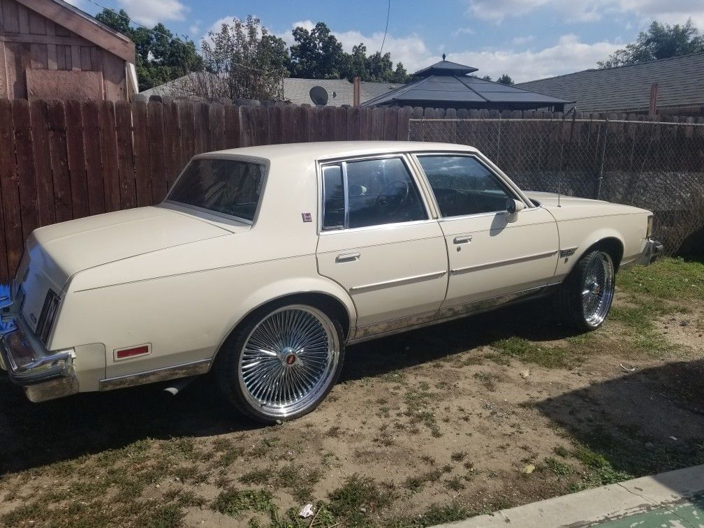 1984 Cutlass Supreme Brougham for Sale in Los Angeles, CA - OfferUp