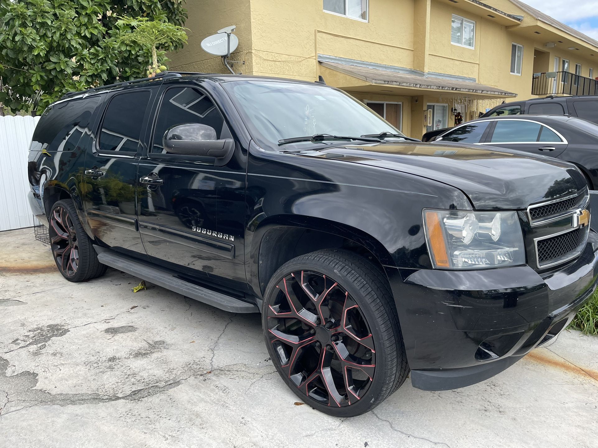 2012 Chevrolet Suburban for Sale in Hialeah, FL - OfferUp
