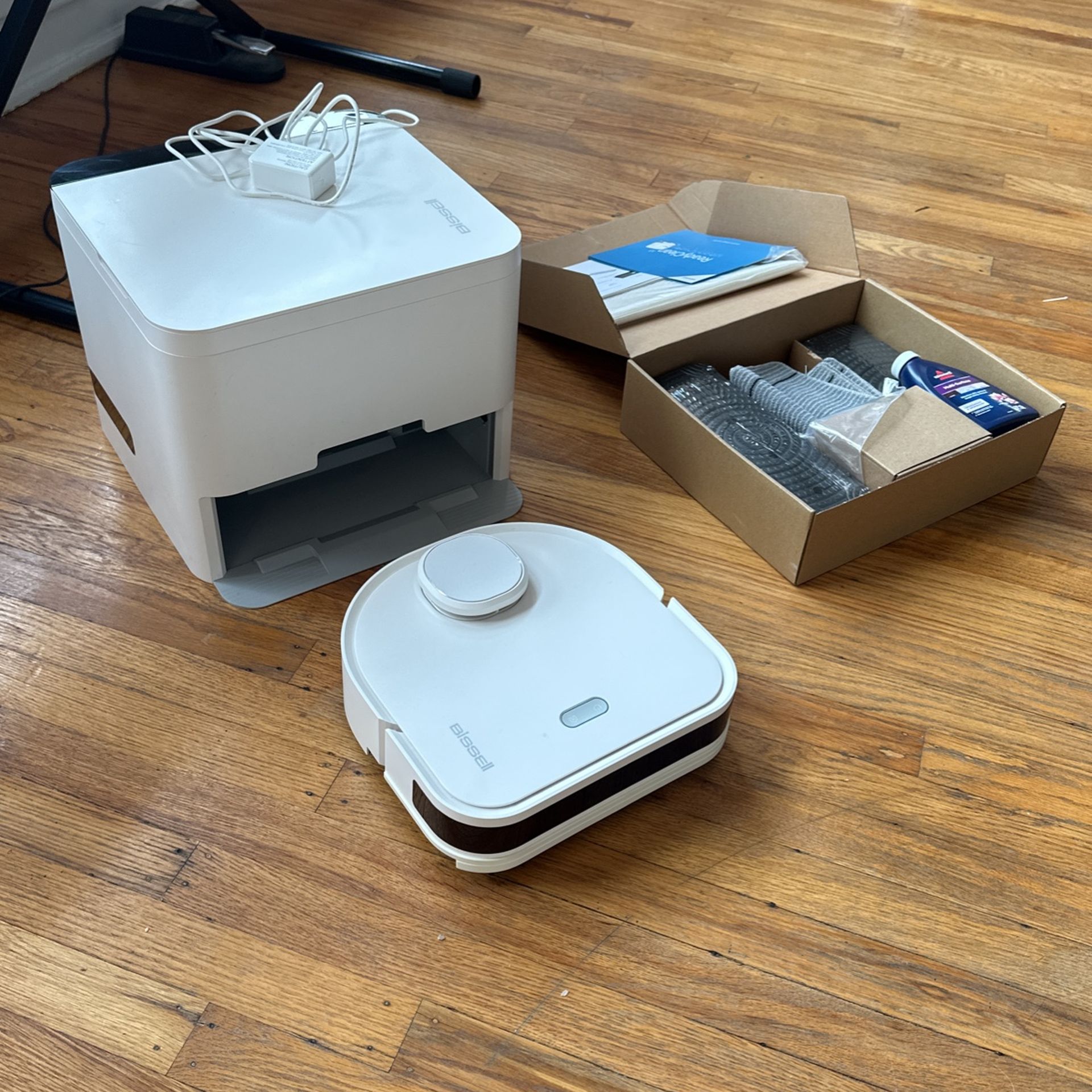 BRAND NEW bissell readyclean vacuum mop robot for Sale in Seattle, WA ...