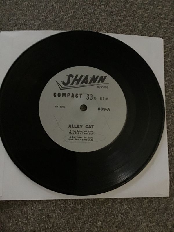 Value of 33 rpm vinyl records - tewsev