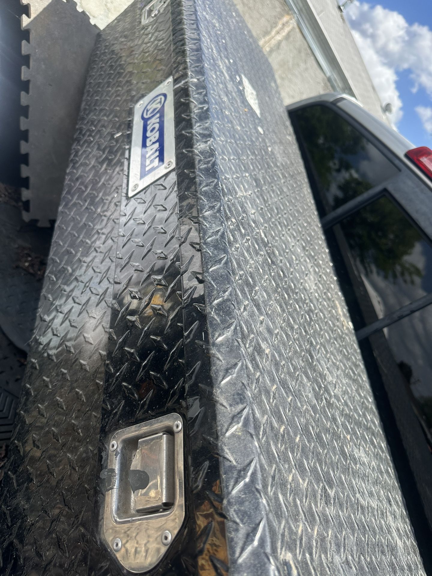 Kobalt Truck Locking Tool Box w NO KEY for Sale in Hemet, CA - OfferUp