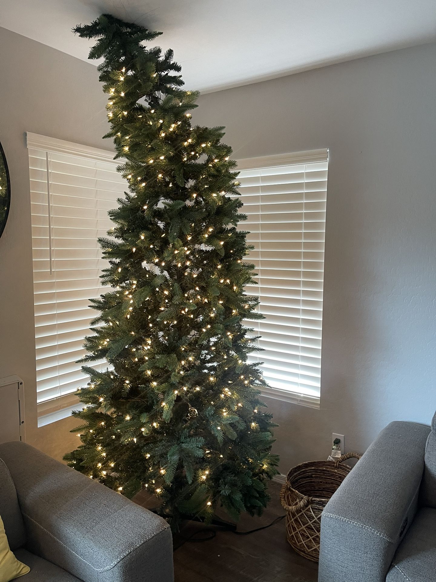Christmas Tree for Sale in El Mirage, AZ - OfferUp