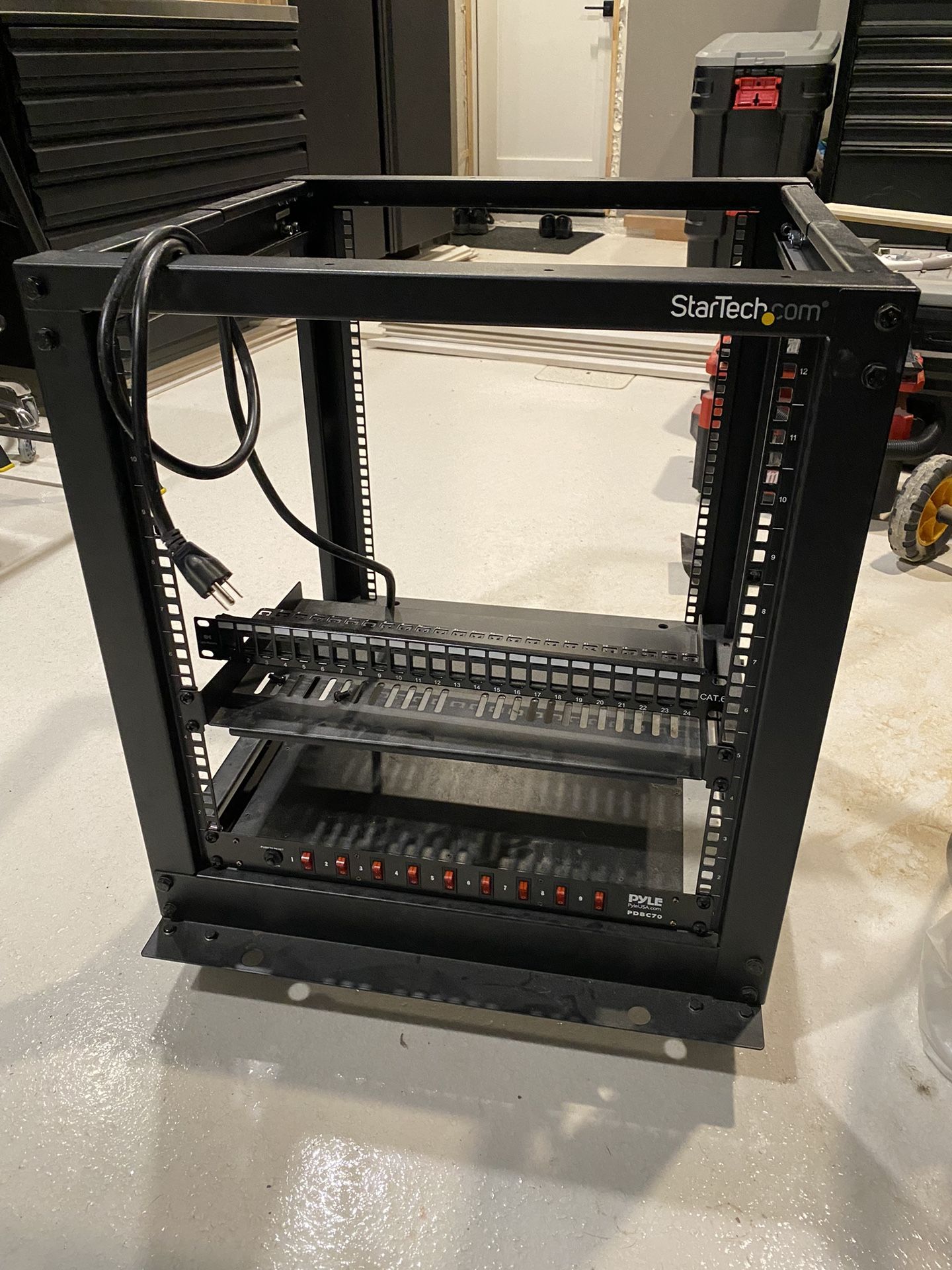 StarTech 12u Server Rack W/ Extras for Sale in San Diego, CA - OfferUp