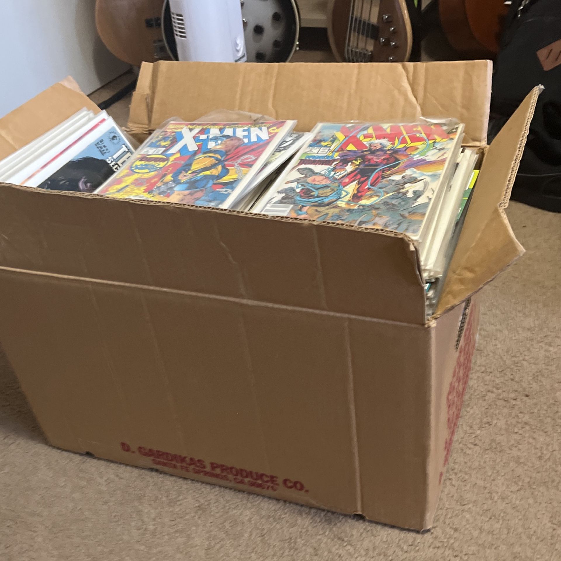 Box Full of Comics for Sale in Las Vegas, NV - OfferUp