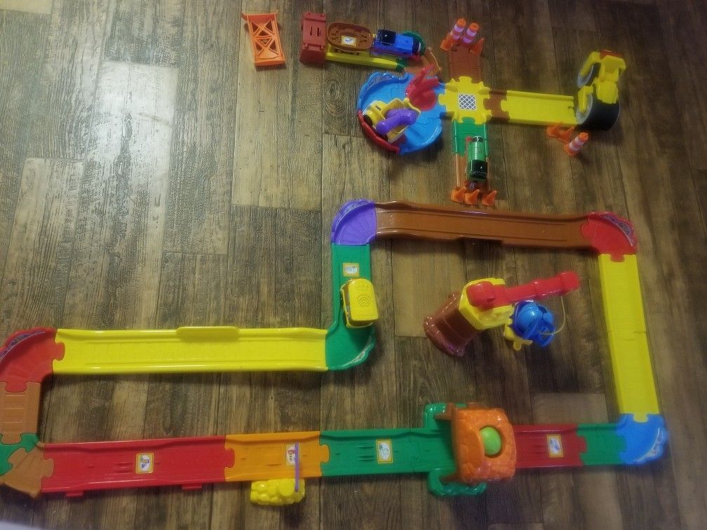 Vtech Freight Train And Construction Set for Sale in Phoenix, AZ - OfferUp