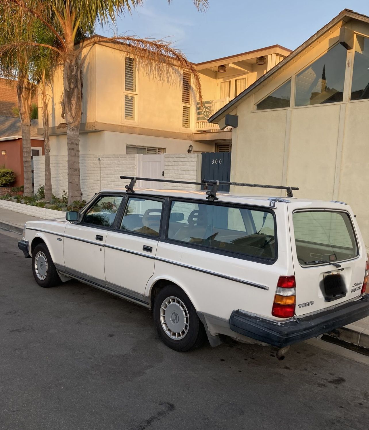 1987 Volvo 240 Wagon for Sale in Huntington Beach, CA - OfferUp