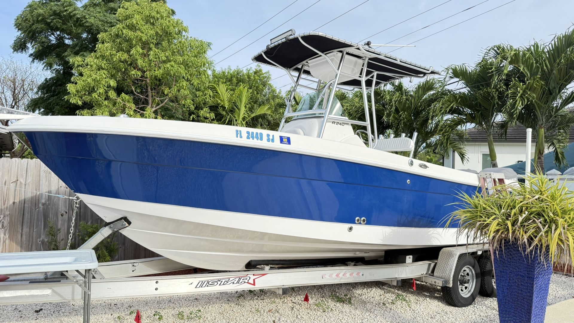 2005 Robalo 242F W Sets Yamaha Four Stroke 250 Hp for Sale in Miami, FL ...