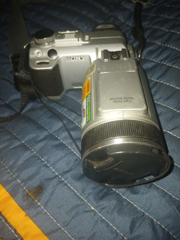Sony MPEG Movie HQX Digital Still Camera!! for Sale in Peoria, AZ - OfferUp