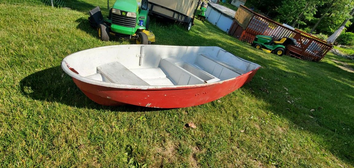 12ft SEARS Gamefisher Fiberglass & Wood Rowboat for Sale in Rockaway ...
