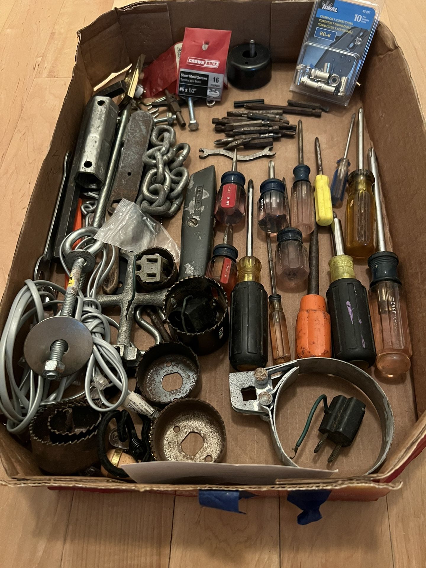 LOTS OF TOOLS, WRENCHES, DRILL BIDS, ,,,,CRAFTSMAN for Sale in Miami ...