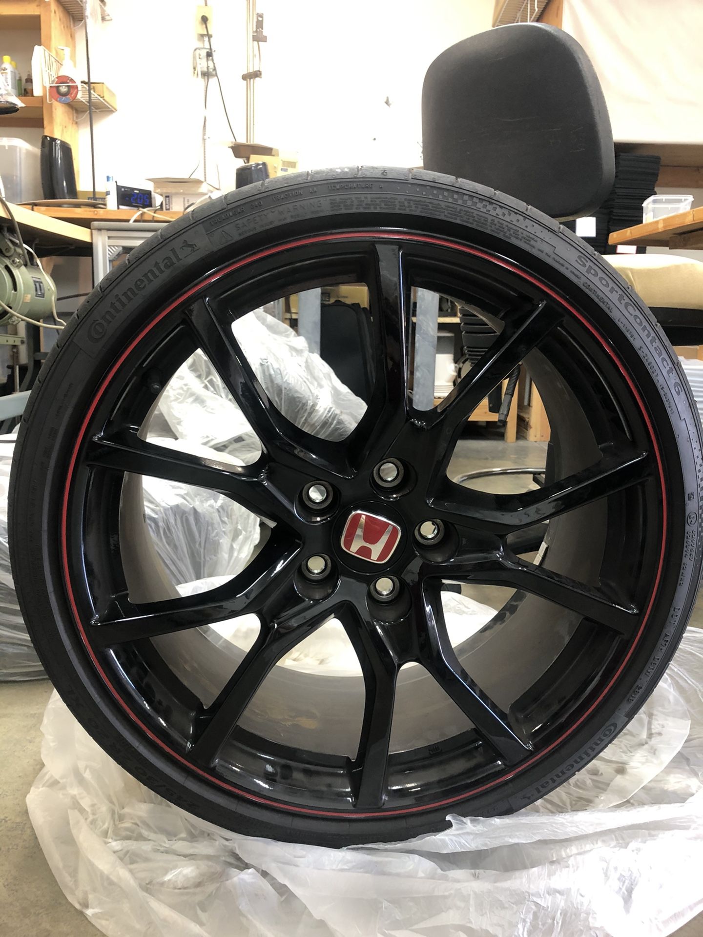 Honda Civic Type R Fk8 Wheels w/tires. 2 Extra Tires For Free for Sale ...