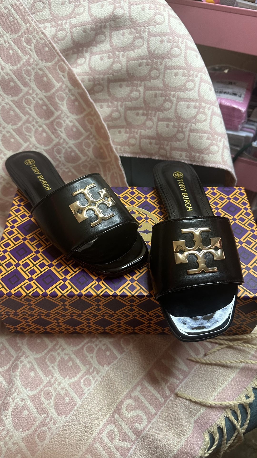 Tory Burch Sandals for Sale in Phoenix, AZ - OfferUp