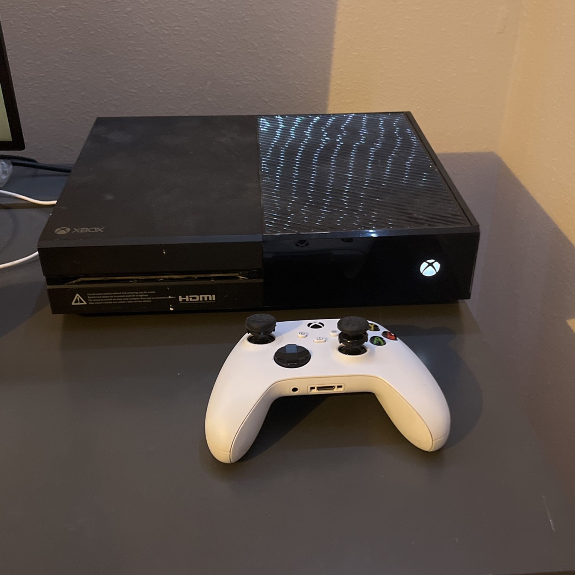 Xbox one black with next gen controller. for Sale in Bothell, WA - OfferUp