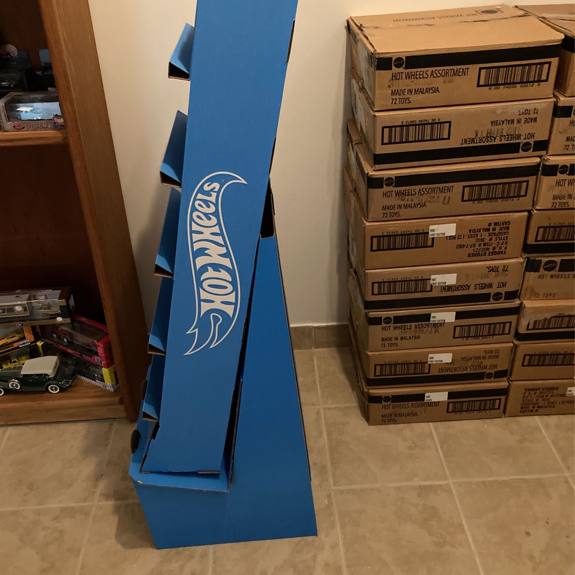 HOT WHEELS STORE DISPLAY ! for Sale in West Linn, OR - OfferUp