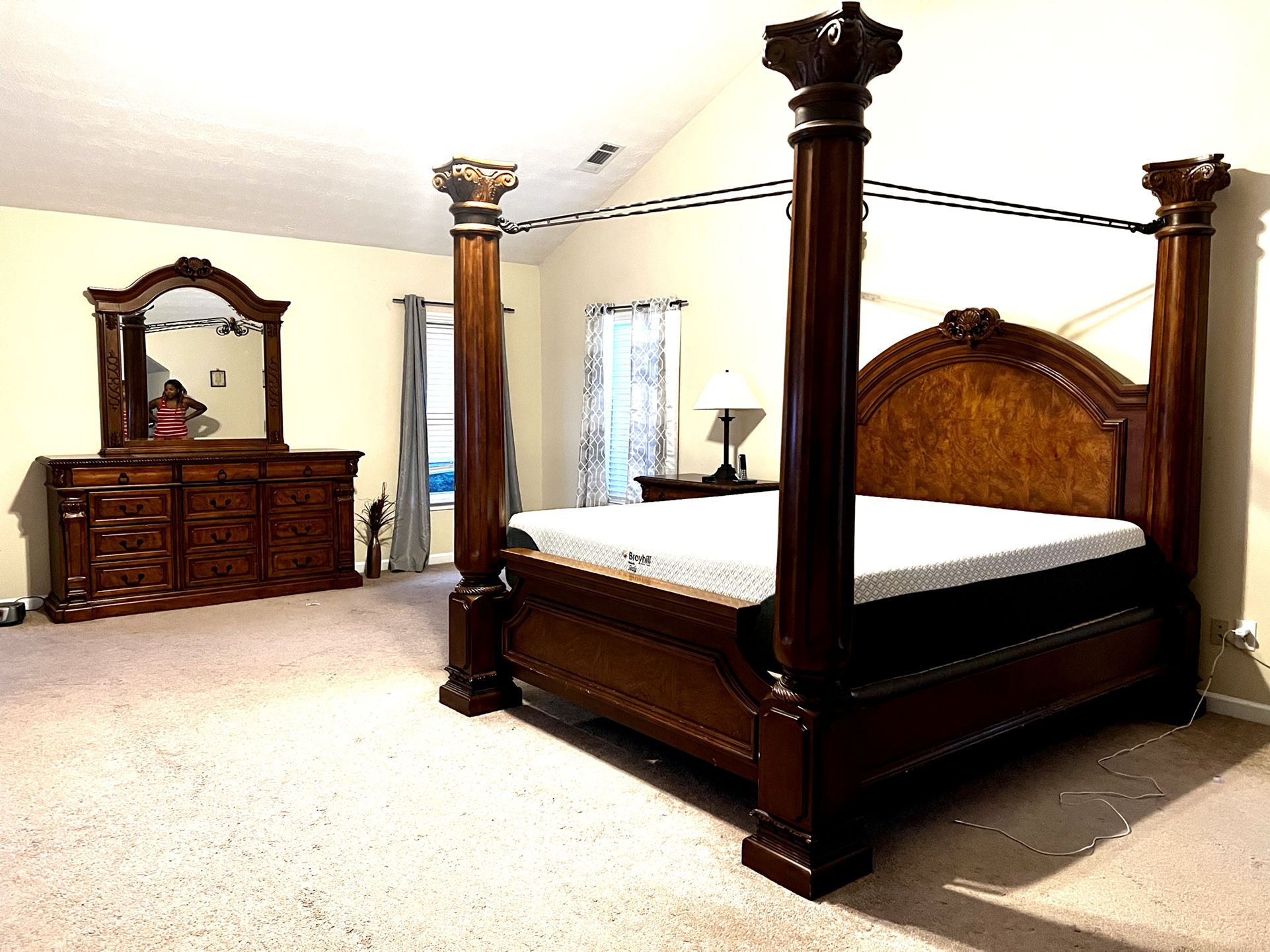Collezione Europa King Bedroom Set for Sale in Alpharetta GA OfferUp