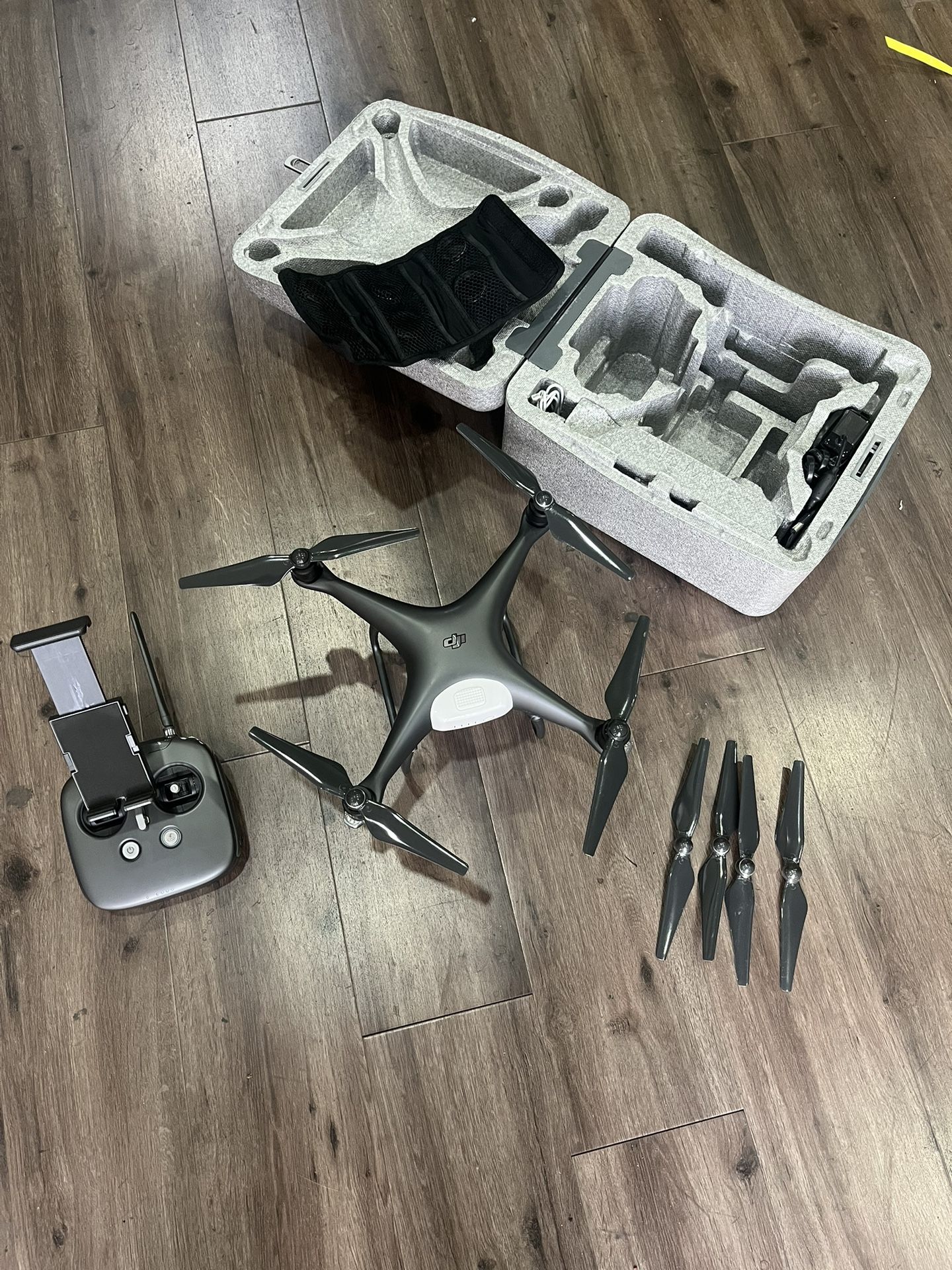 Dji phantom 4 Pro Drone for Sale in Chino, CA - OfferUp