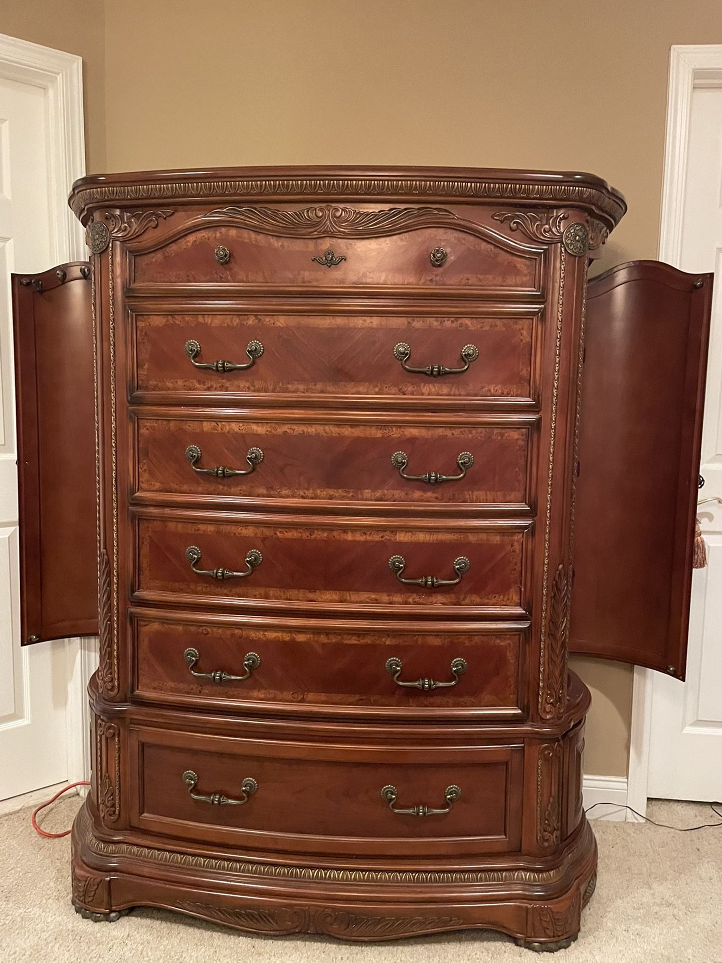 Michael Amini By AICO Original Signature Series for Sale in East Stroudsburg, PA - OfferUp