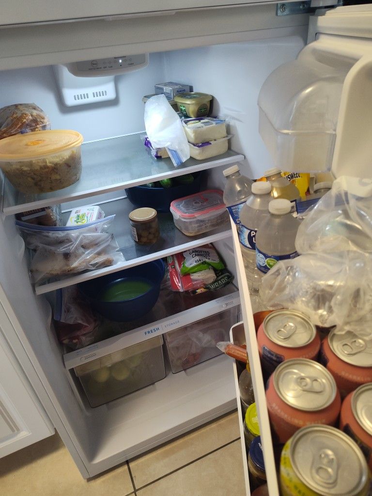 Free Refrigerador Stanley Still for Sale in Lake Worth, FL - OfferUp