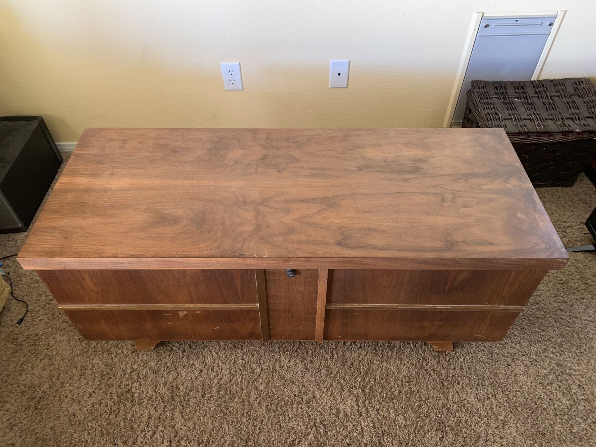 Vintage MCM Cavalier solid cedar waterfall hope chest trunk 1930s-1940s ...
