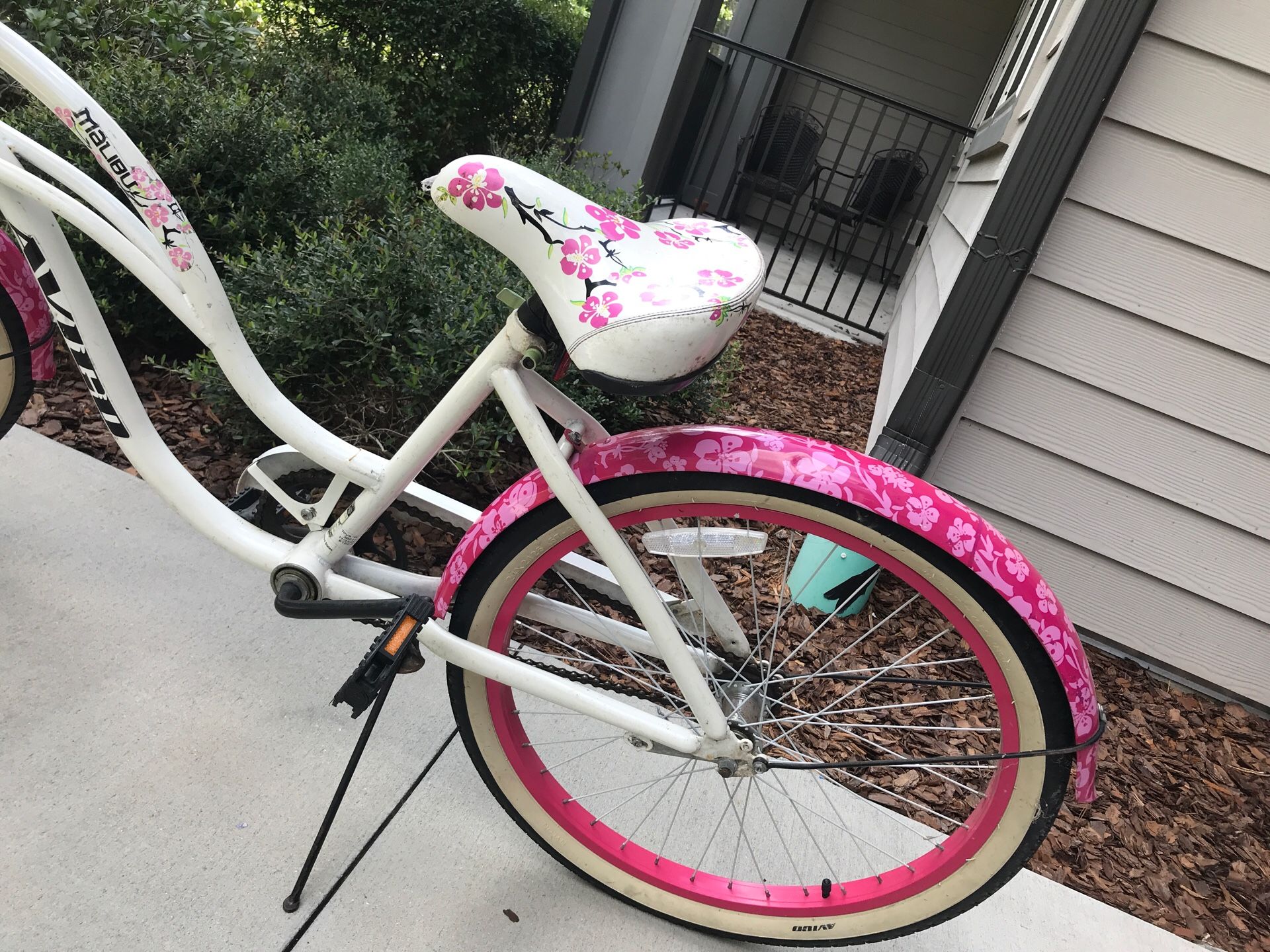 Avigo 24 Inch Malibu Cruiser Bike Girls Bicycle For Sale In