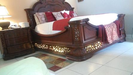 AICO by Michael Amini Excelsior series king size bedroom set for Sale ...
