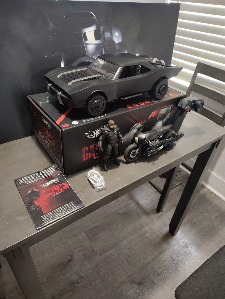 McFarlane and Mattel (The Batman Movie) 1:10 Rc Batmobile, Batcycle and ...