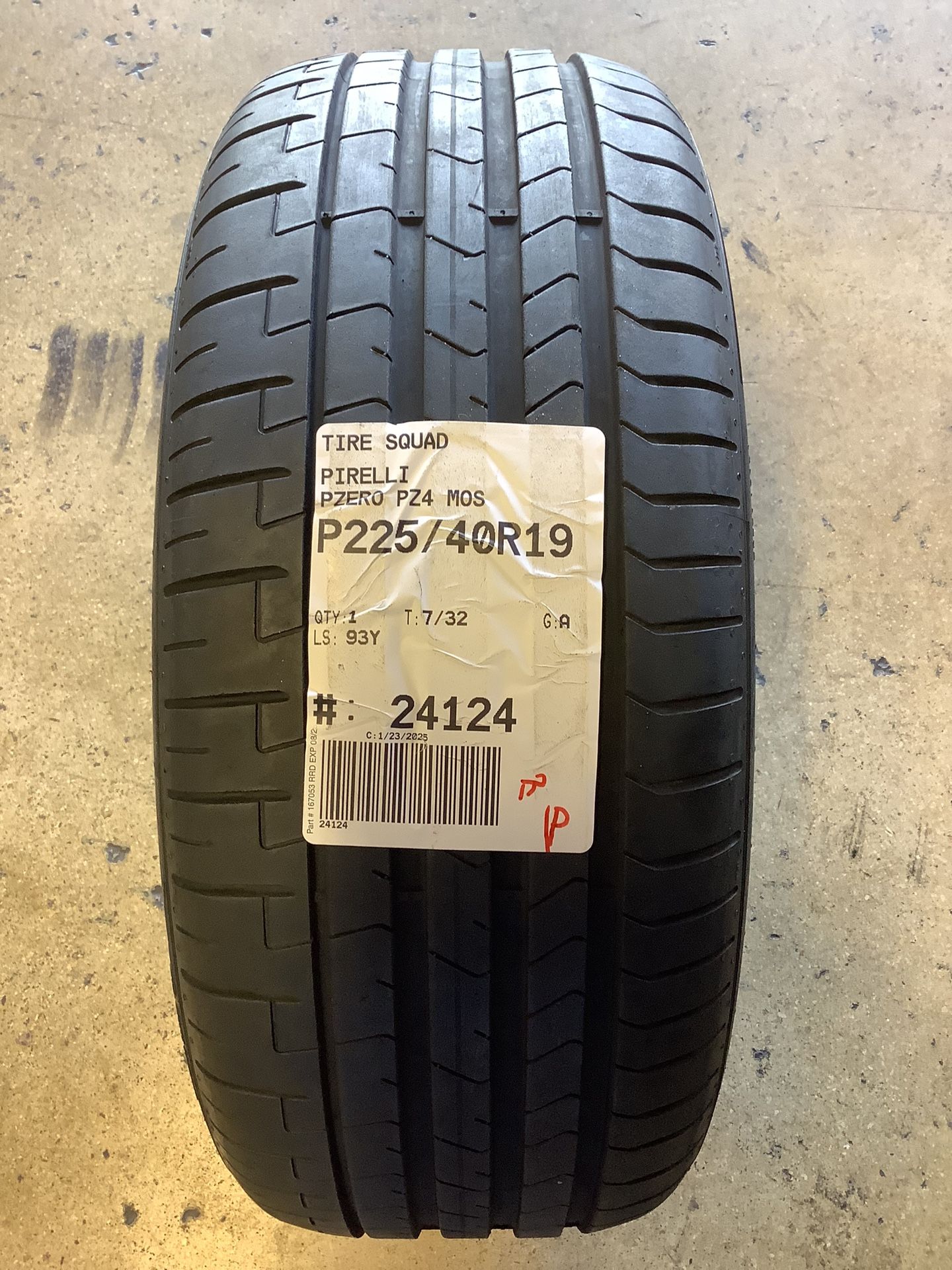 225 40R19 Pirelli Pzero PZ4 MOS 80% Tread 7/32 93Y SKU 24124 Grade A ...