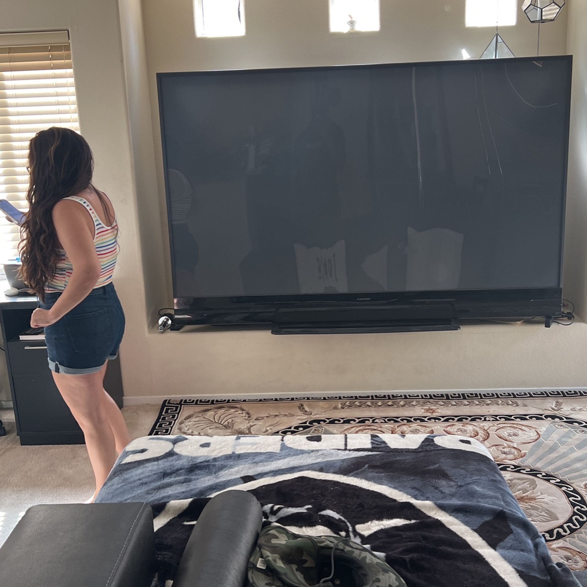 92 Inch Tv for Sale in North Las Vegas, NV - OfferUp
