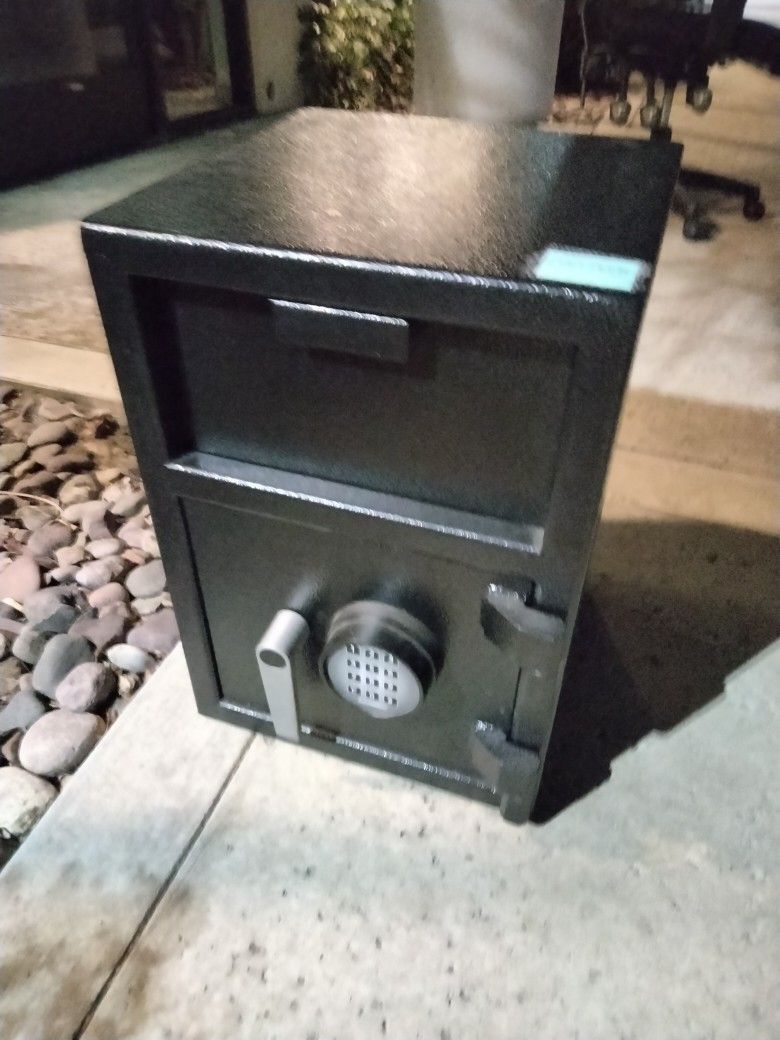 AMSEC Safe /Dropbox for Sale in San Diego, CA - OfferUp