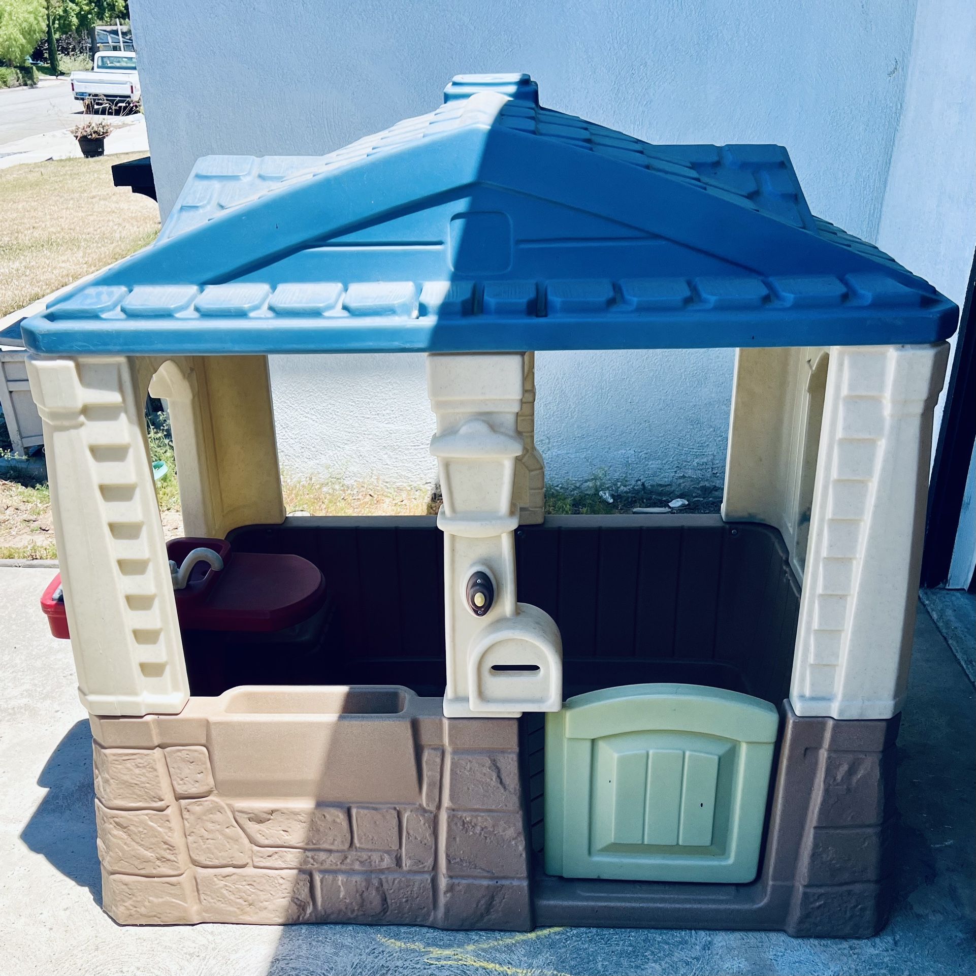 Step2 Neat And Tidy Cottage Play House for Sale in Thousand Oaks, CA ...