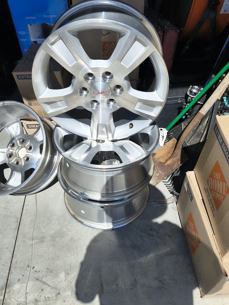 18 Inch Gm. Rims . for Sale in Moreno Valley, CA - OfferUp