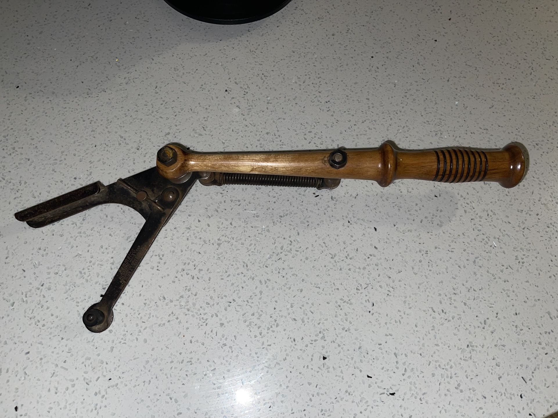 Clay Pigeon Hand Thrower