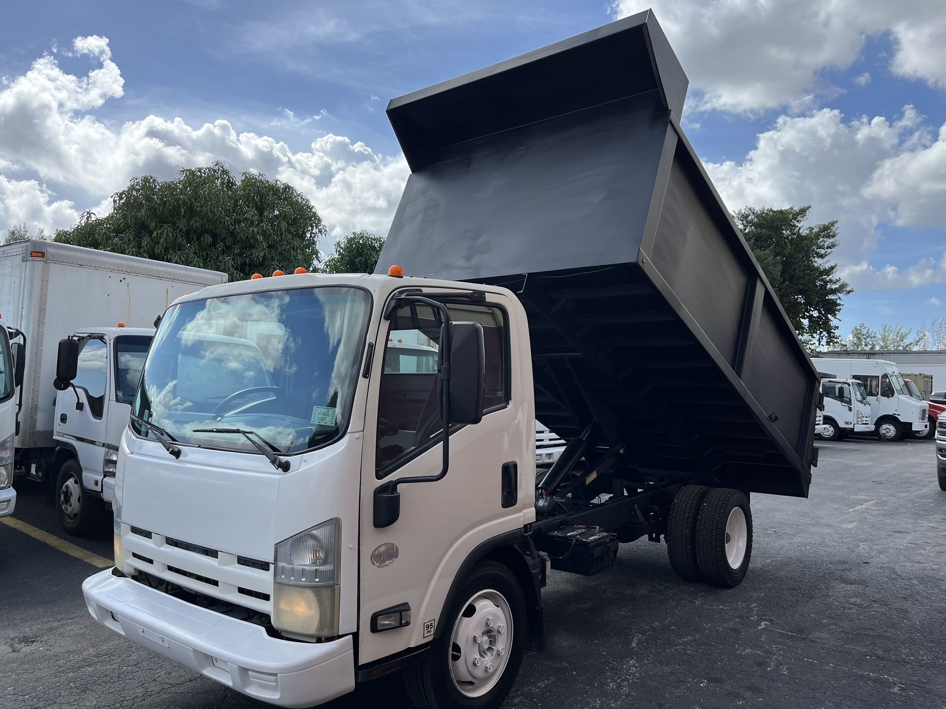 2014 Isuzu NRR for Sale in Miami, FL - OfferUp