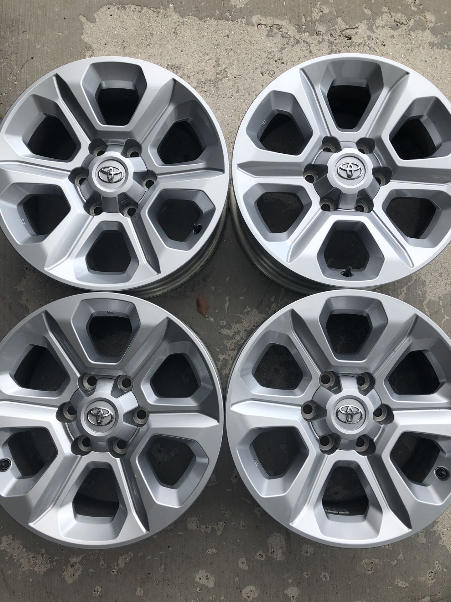 17” Toyota 4Runner SR5 wheels for Sale in Boynton Beach, FL - OfferUp
