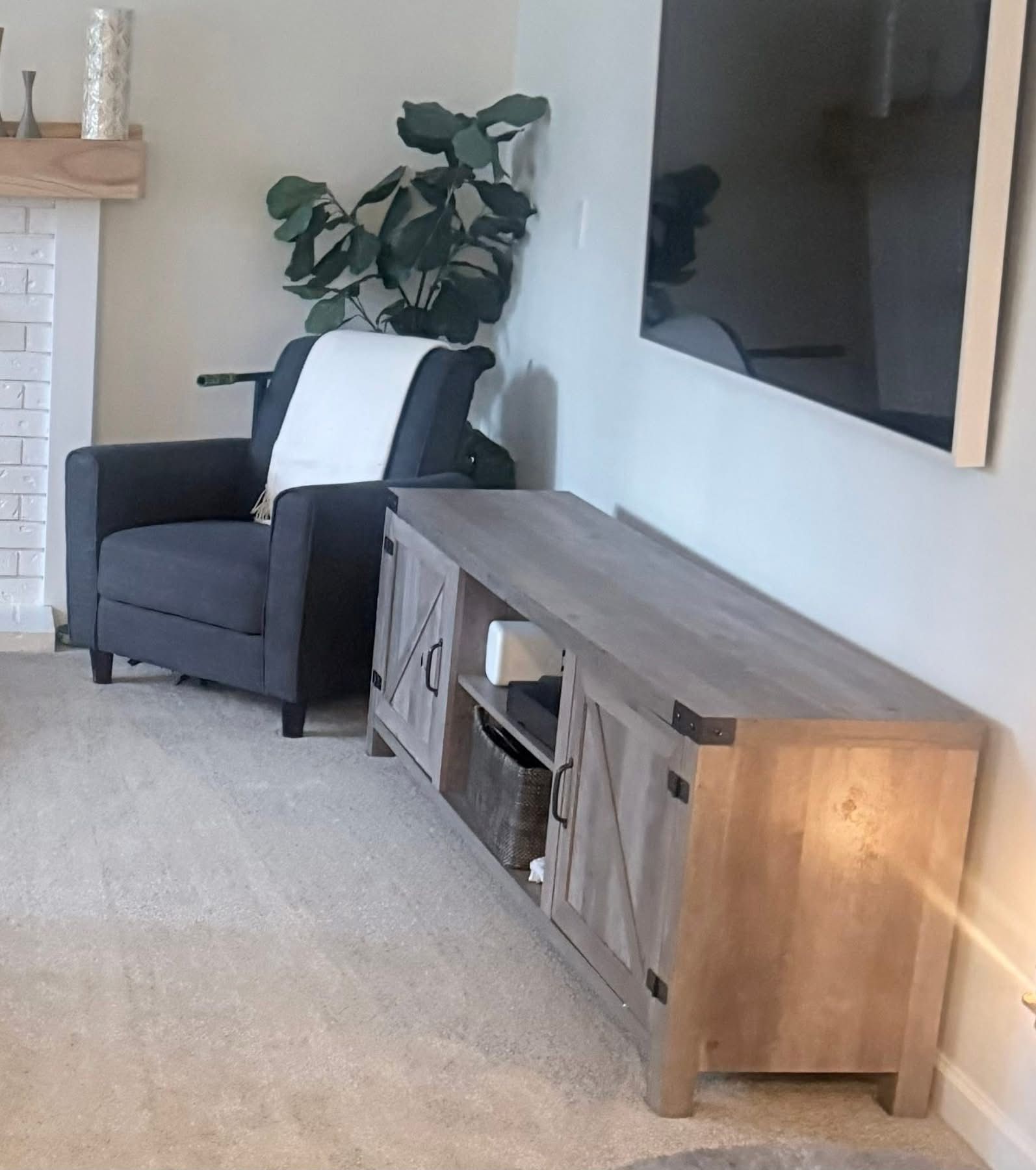 Free Wayfair Grey Media Console for Sale in Issaquah, WA - OfferUp