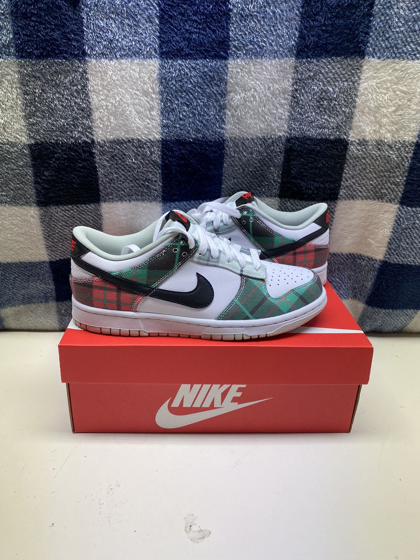 Nike Dunk Low "Tartan Plaid" - Size 6.5y for Sale in Madison, WI - OfferUp