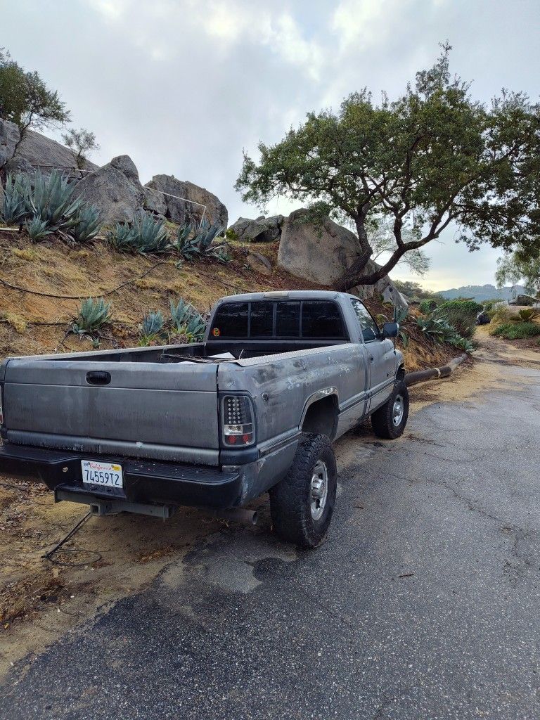1995 Dodge Ram 2500 for Sale in Temecula, CA - OfferUp